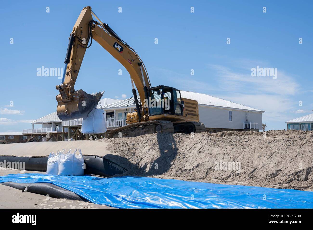 Louisiana National Guardsmen assigned to the 225th Engineer Brigade ...