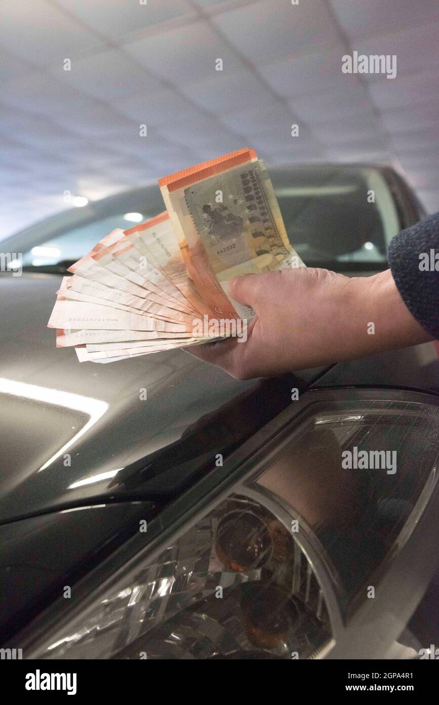 Car expenses hi-res stock photography and images - Alamy