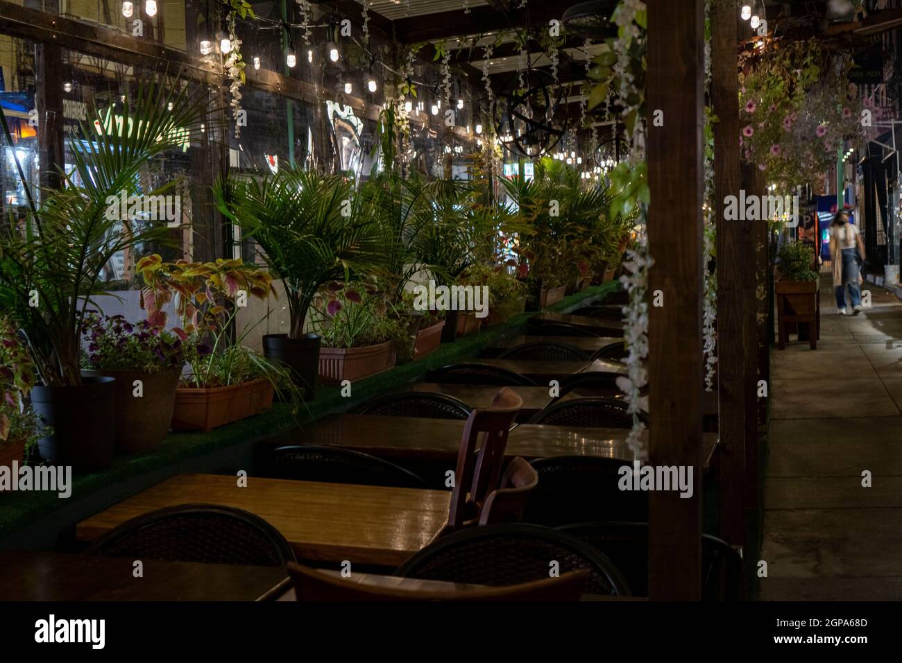 Pile of tables hi-res stock photography and images - Alamy