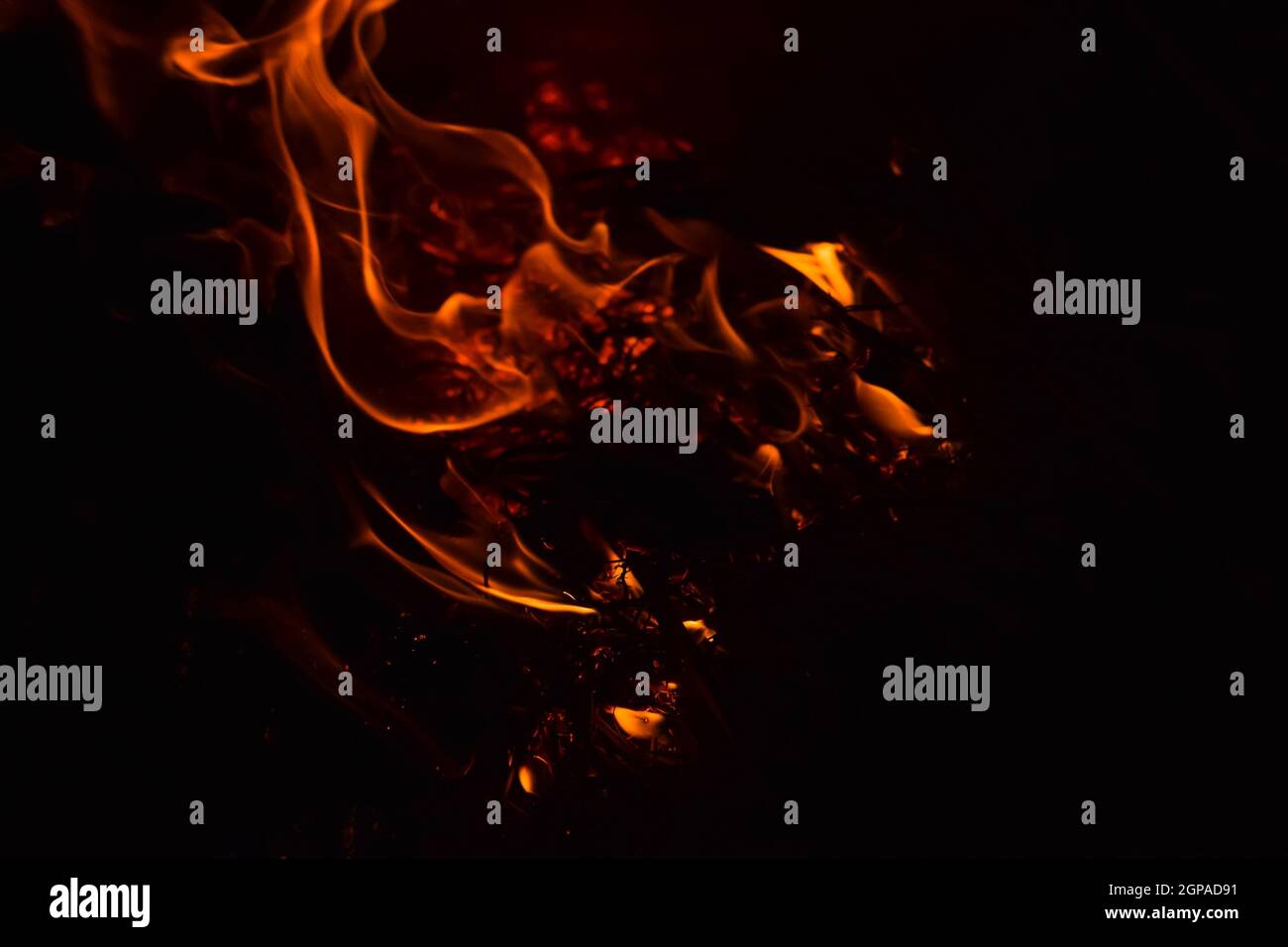 Night fire burning rice hi-res stock photography and images - Alamy