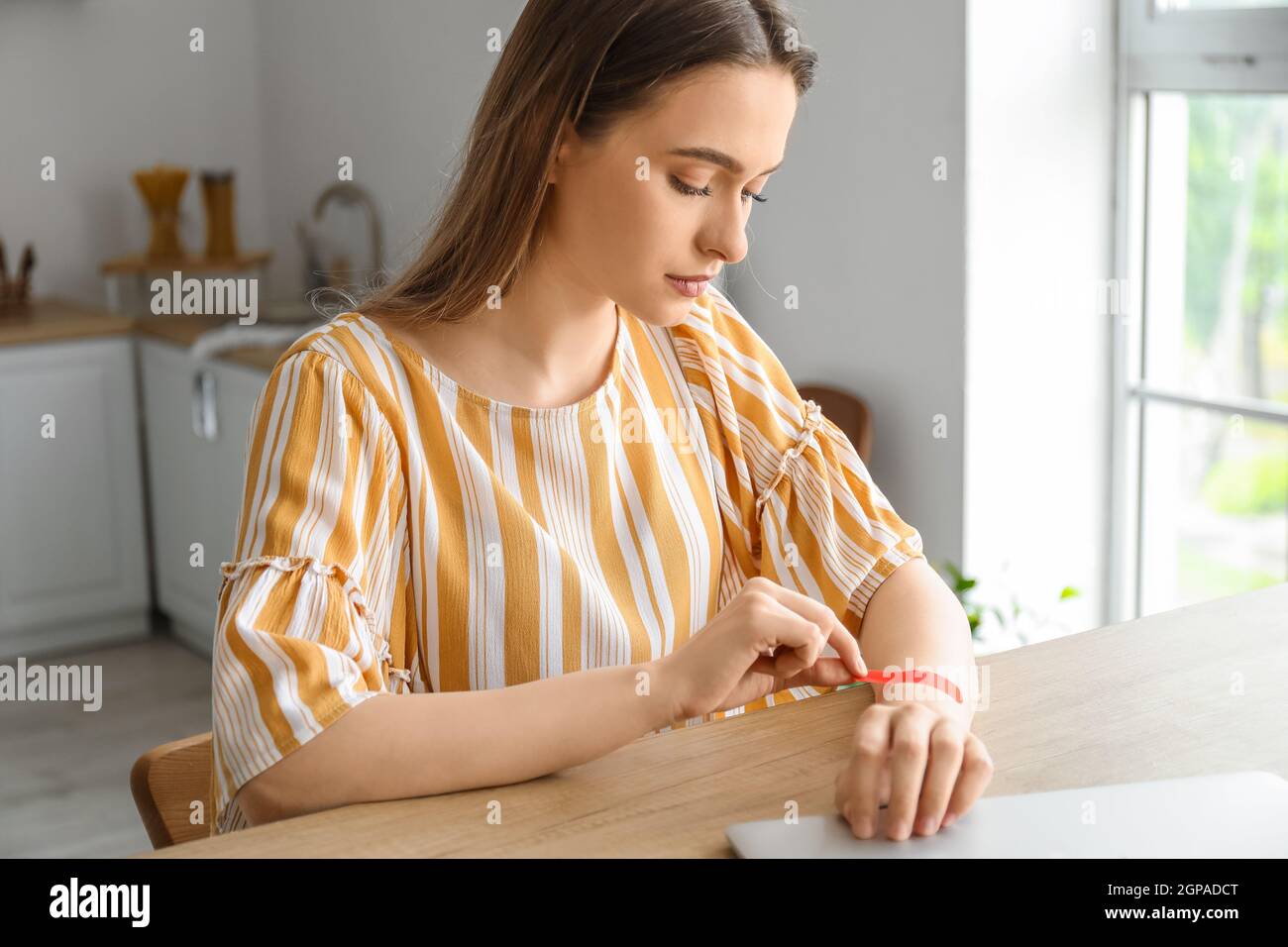 Skin patch woman arm hi-res stock photography and images - Alamy
