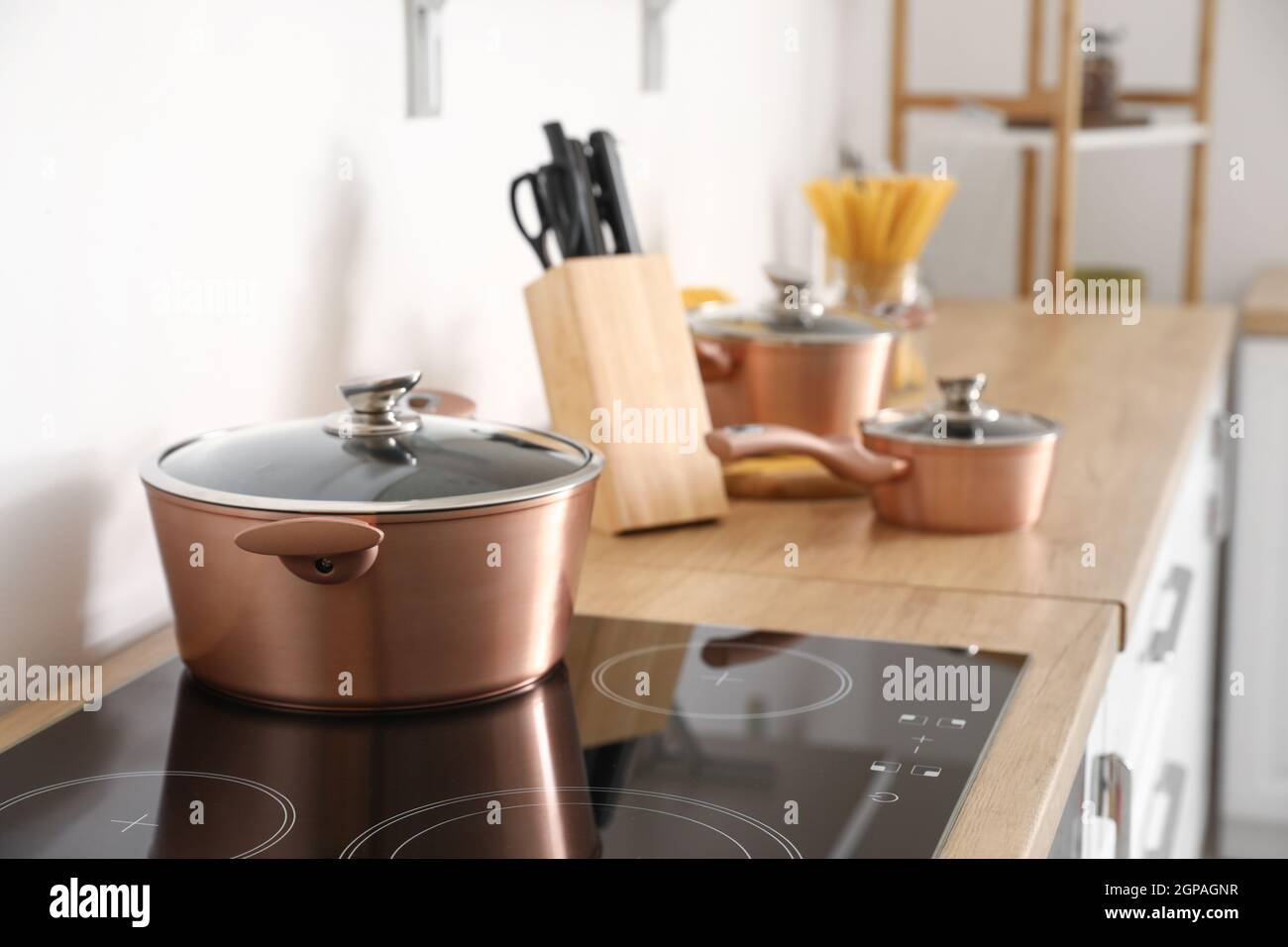 Big pan on stove hi-res stock photography and images - Alamy