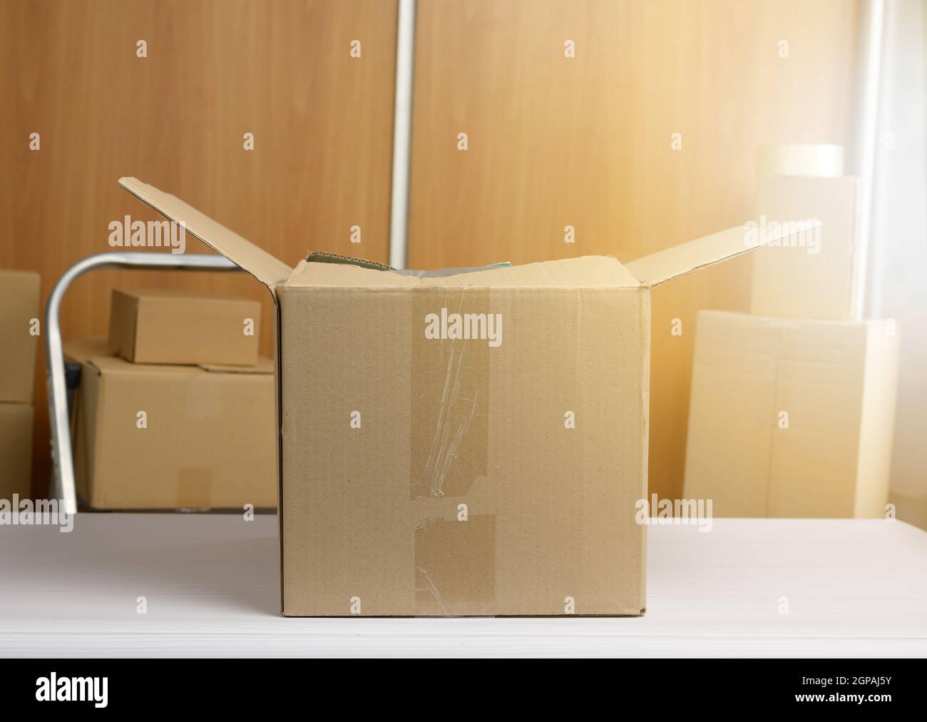 Unpacking process hi-res stock photography and images - Alamy
