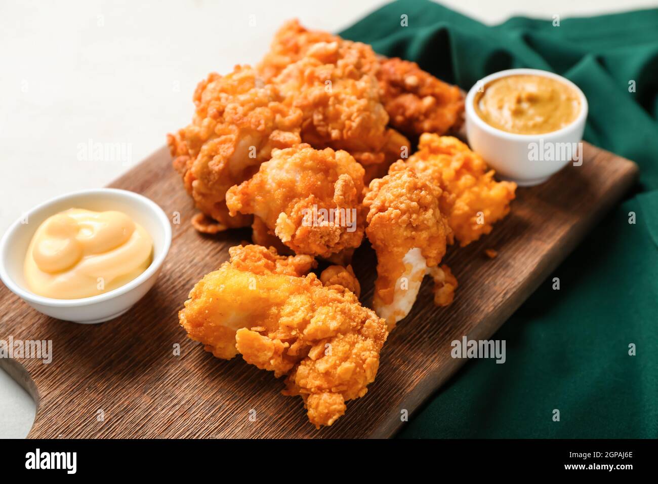 Popcorn chicken cheese hi-res stock photography and images - Alamy