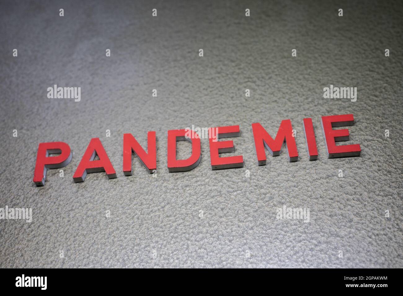 Signal bug virus alert hi-res stock photography and images - Alamy