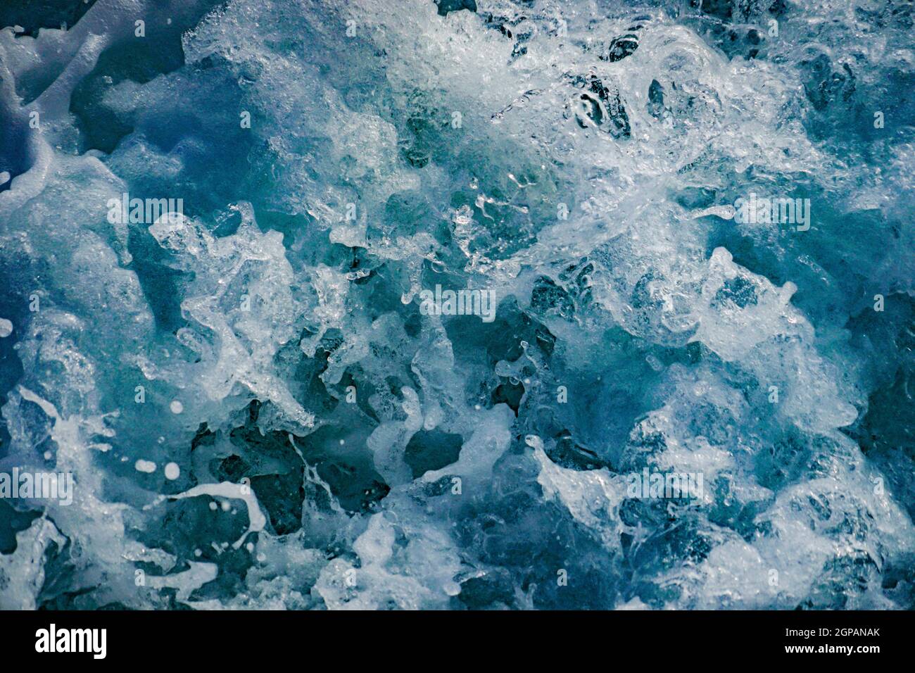 Intense splash image (wallpaper material). Shooting Location: Sendai ...