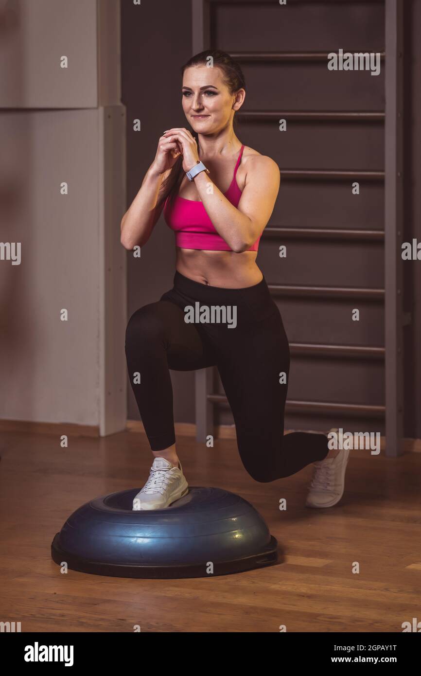 Floor exercise lunge hi-res stock photography and images - Alamy