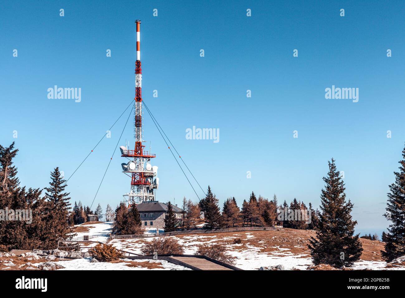 Telecommunication satellites tv tower hi-res stock photography and ...