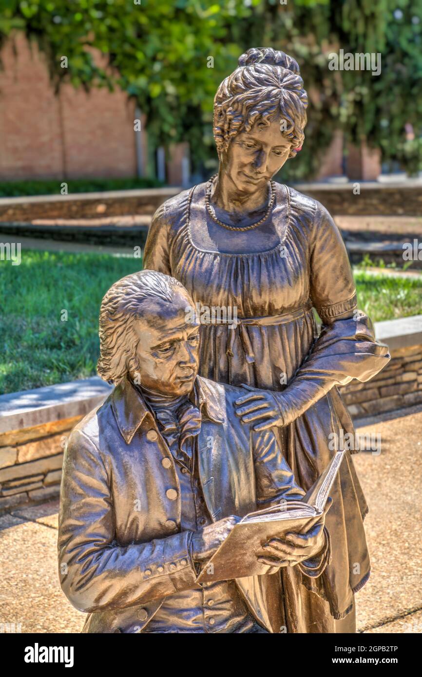 Statue of James and Dolly Madison at the Visitor Center of Montpelier ...