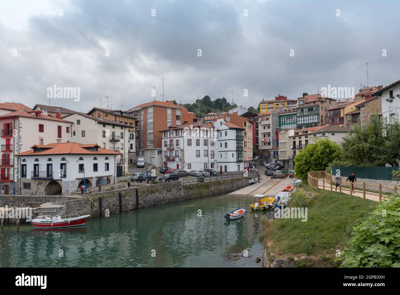 Mundaka basque country spain port hi-res stock photography and images ...
