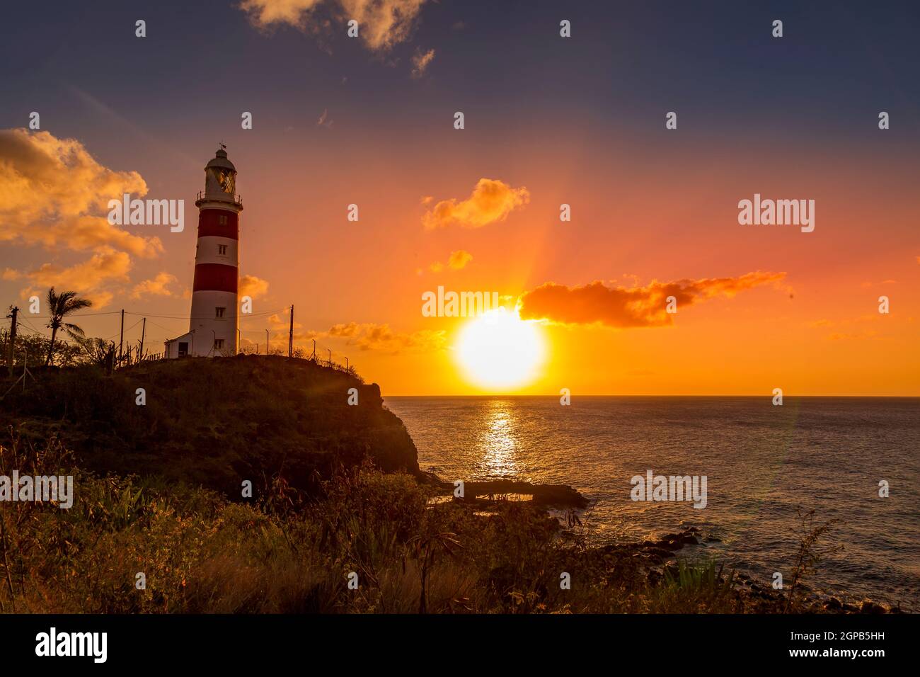 Lighthouse building structure hi-res stock photography and images - Alamy