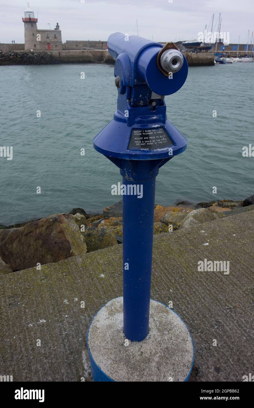 Seeing distant objects hi-res stock photography and images - Alamy