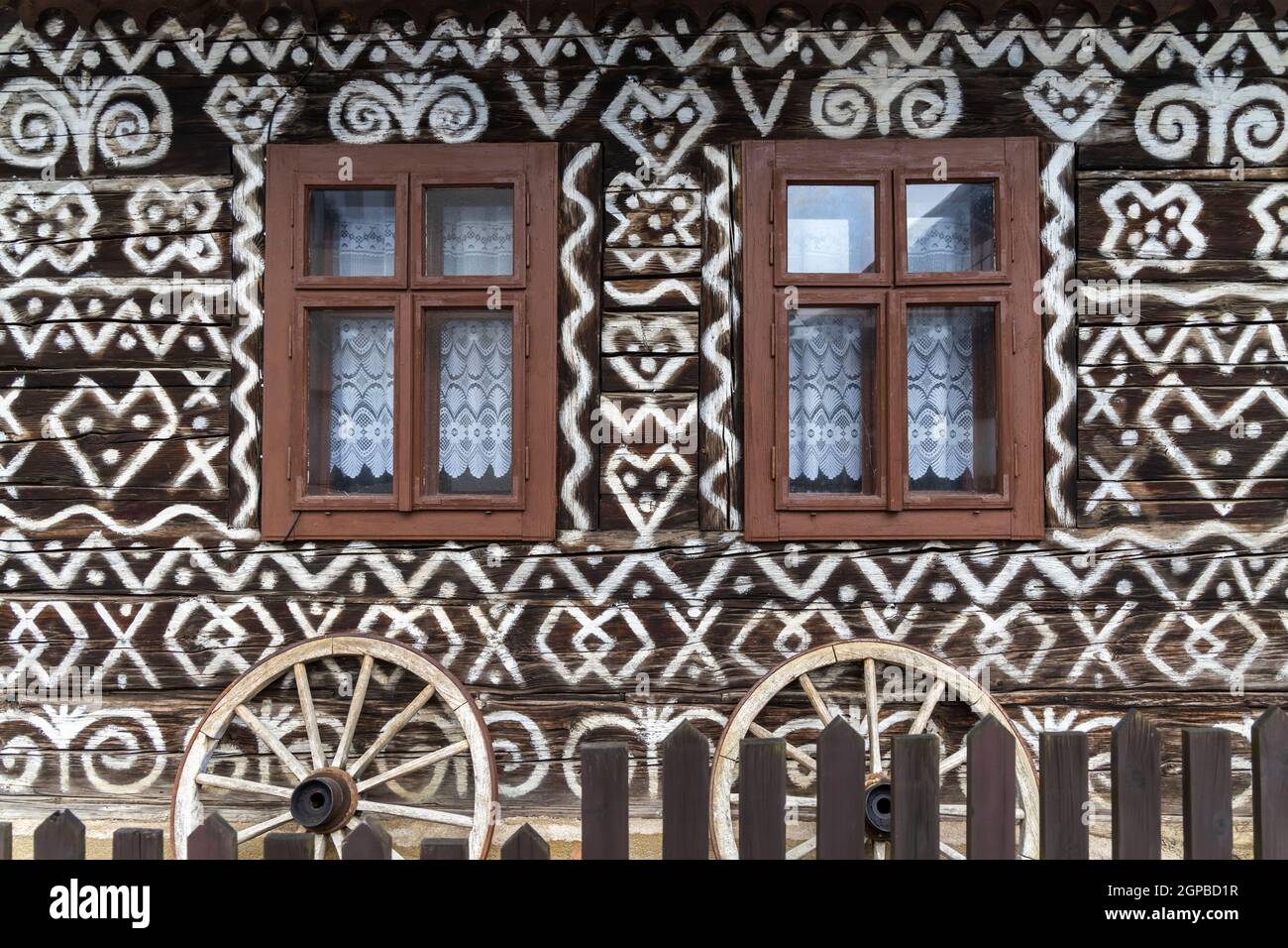 Painted folk house, UNESCO village Cicmany in Slovakia Stock Photo - Alamy