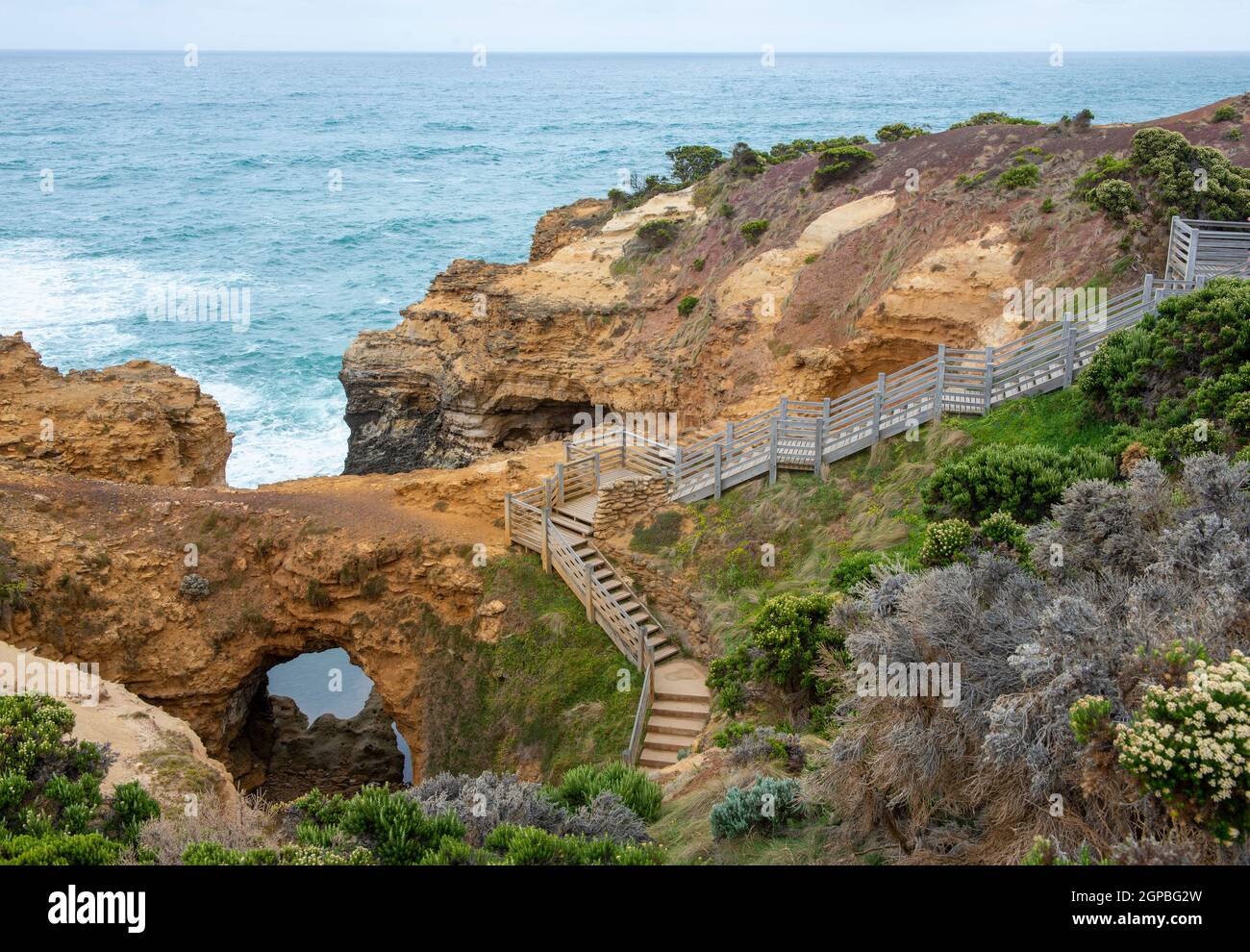 Port Campbell National park and the rock formation knownas the Grotto ...