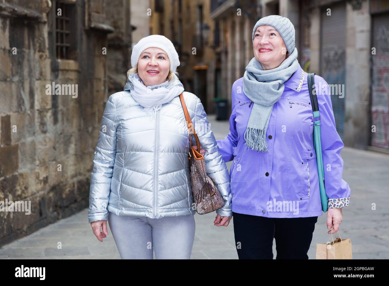 Roaming lady hi-res stock photography and images - Alamy