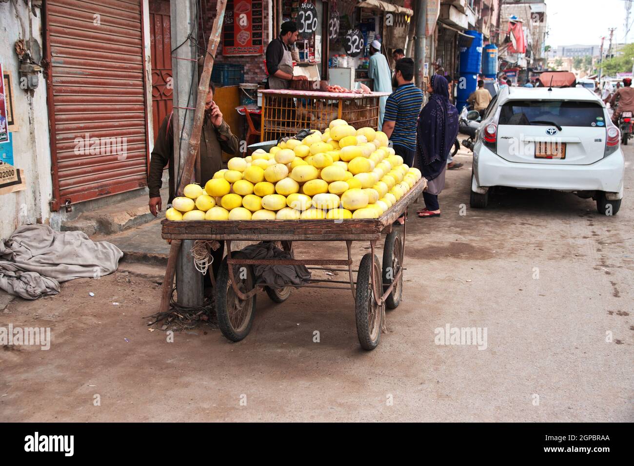 The local market in Karachi city, Pakistan Stock Photo - Alamy