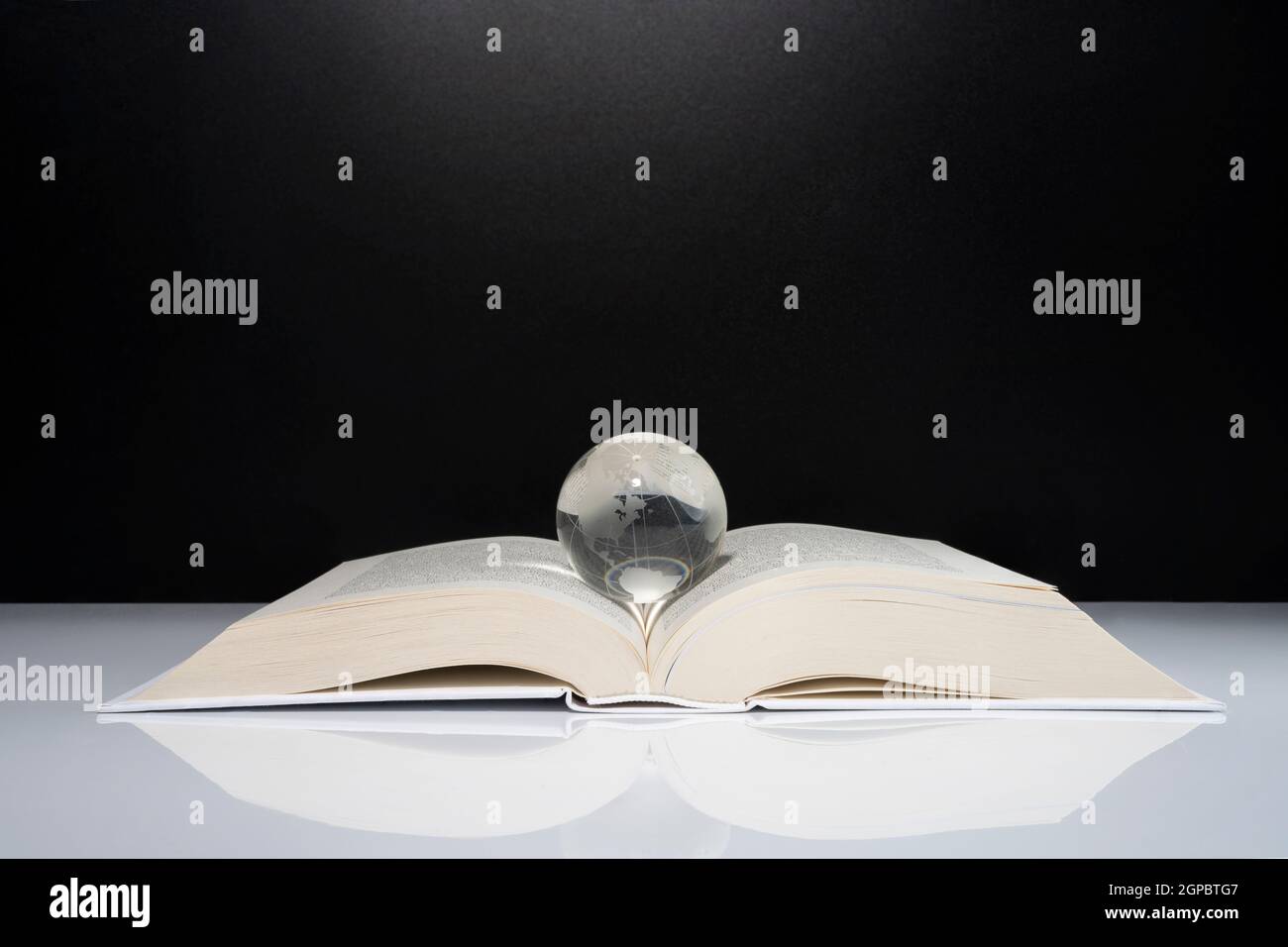 Library dictionary book icon hi-res stock photography and images - Alamy