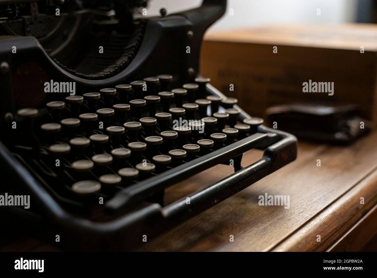 Close up detail of a Ancient typewriter in low light Stock Photo - Alamy