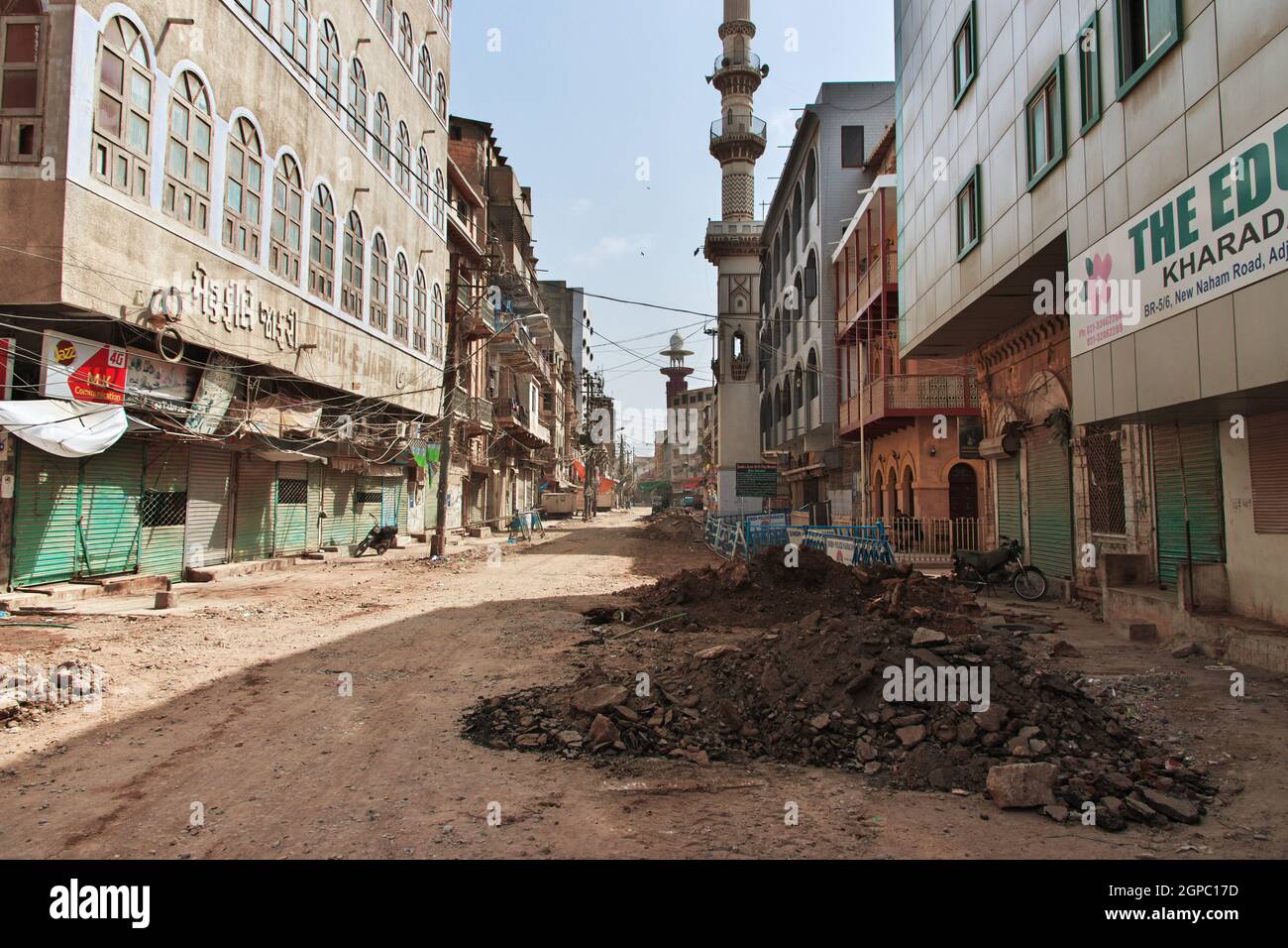 The vintage street in the center of Karachi, Pakistan Stock Photo - Alamy