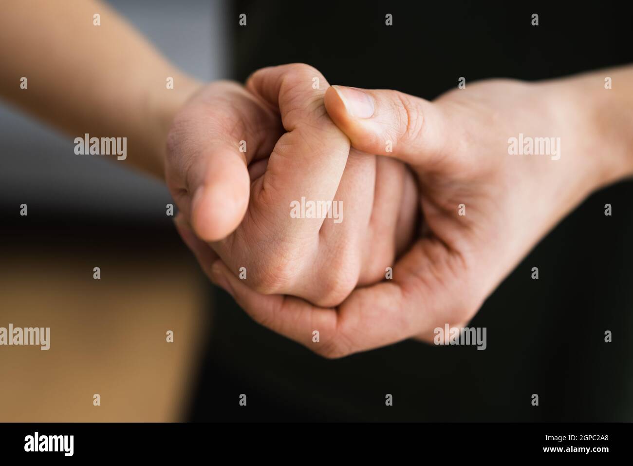 Hand Knuckle Finger Joint Crack. Fingers Snap Stock Photo - Alamy