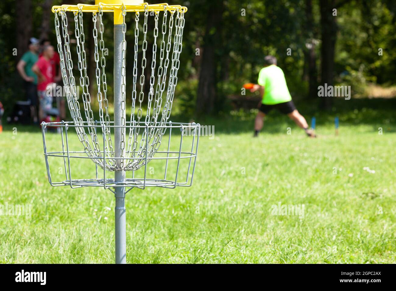 Flying disc sports hi-res stock photography and images - Alamy