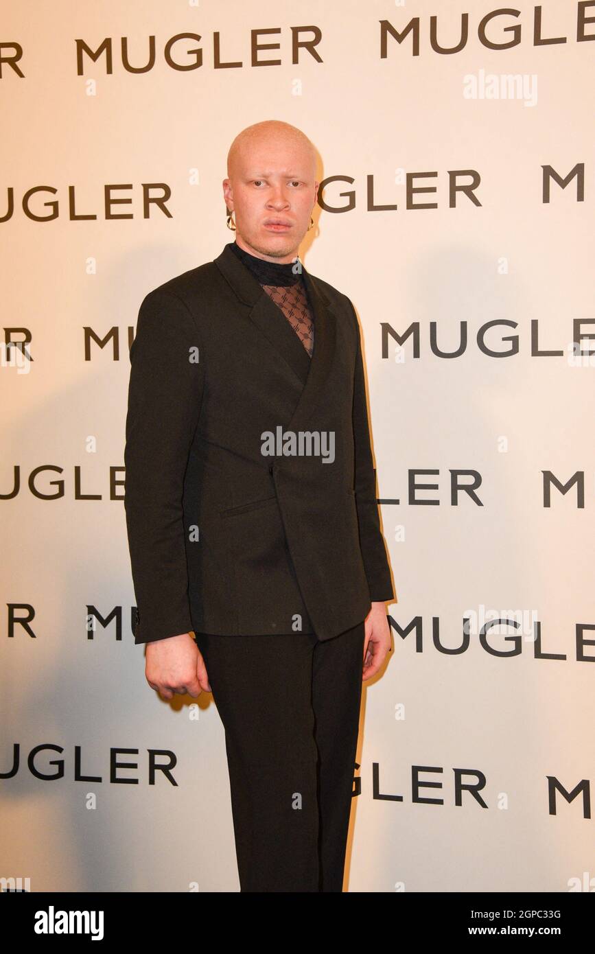 Shaun Ross arriving at the 'Thierry Mugler: Couturissime' exhibition ...