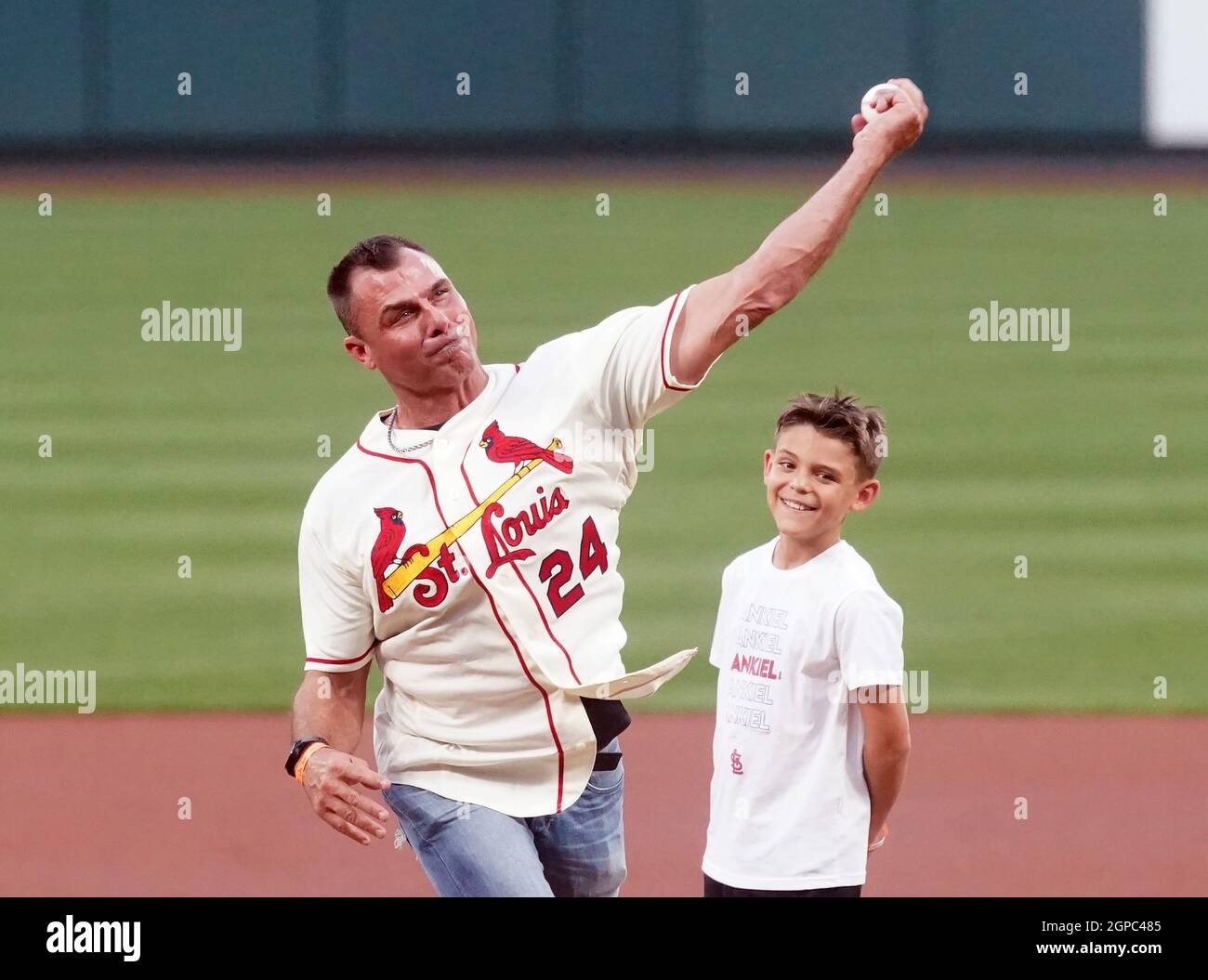 Busch stadium baseball stands hi-res stock photography and images - Alamy