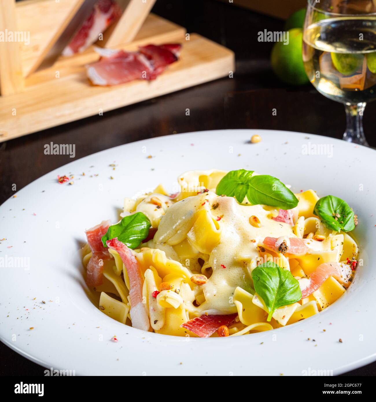 Tagliatelle with gorgonzola masarpone sauce and ham Stock Photo - Alamy