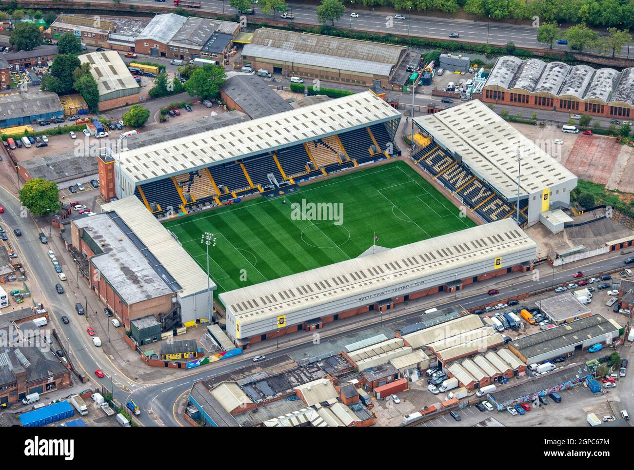 Uk football empty stand hi-res stock photography and images - Alamy