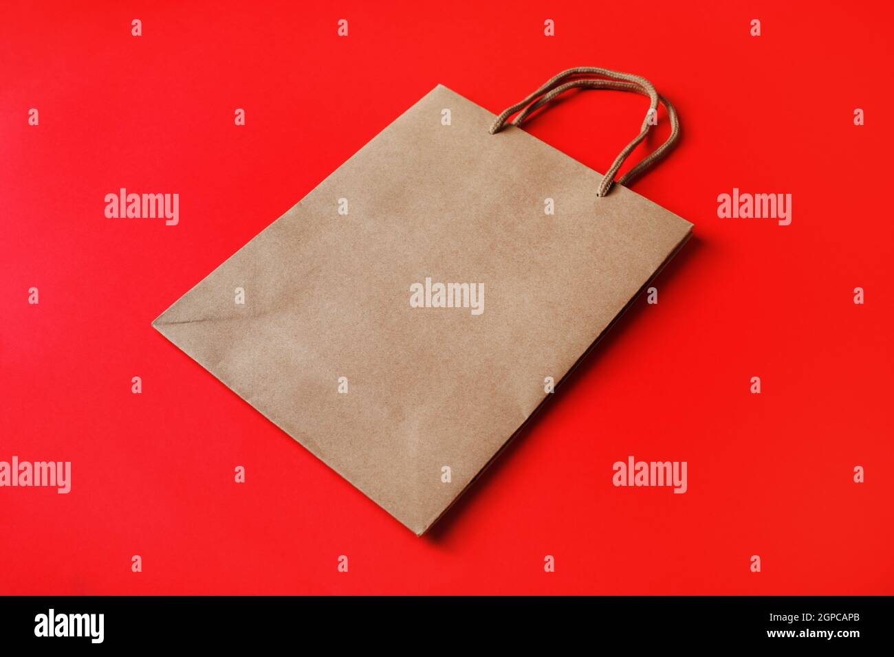 Red paper bag mock up hi-res stock photography and images - Alamy