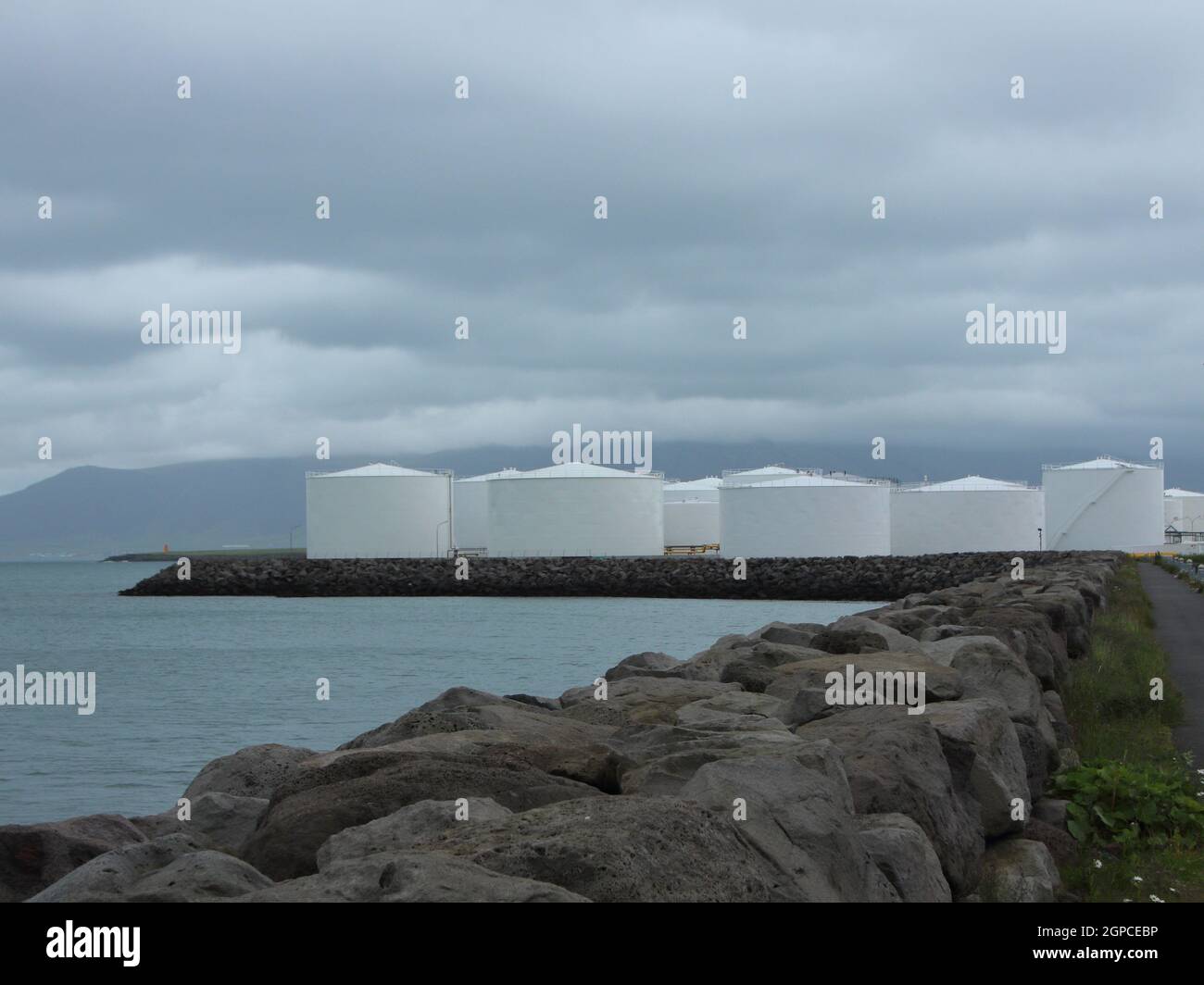 Empty oil storage tanks hi-res stock photography and images - Alamy