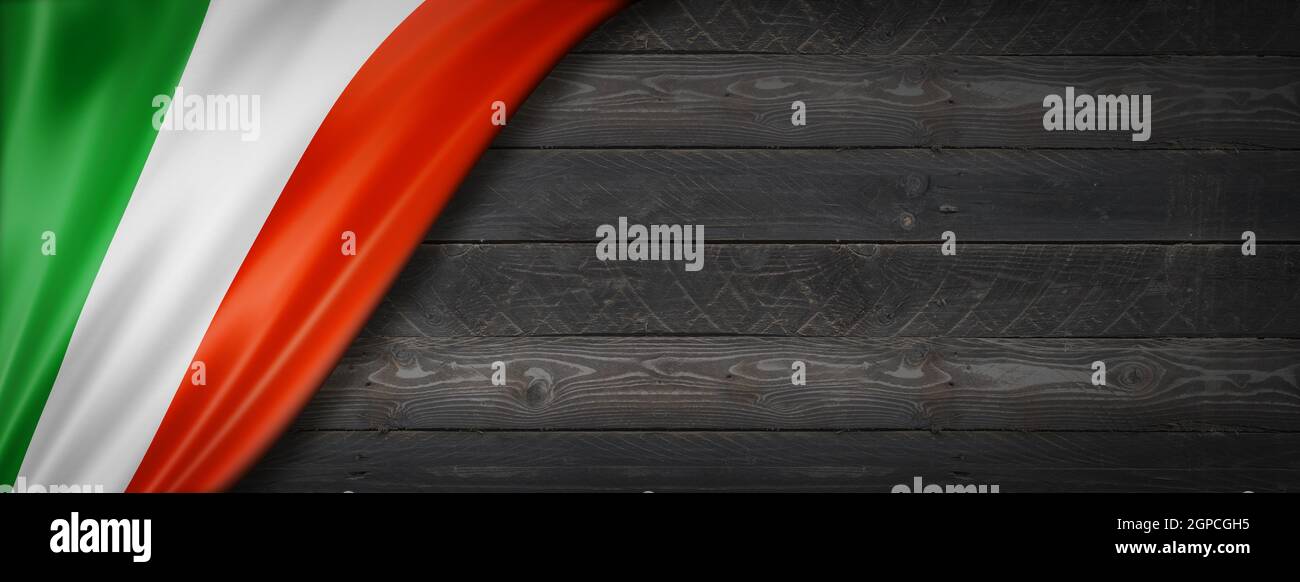 Italy flag on black wood wall. Horizontal panoramic banner Stock Photo ...
