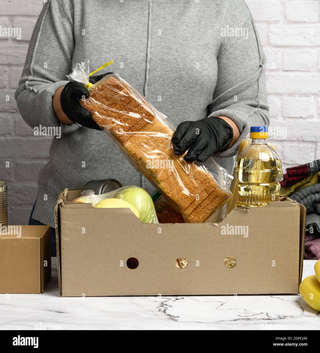 Fruit packing preparation hi-res stock photography and images - Alamy