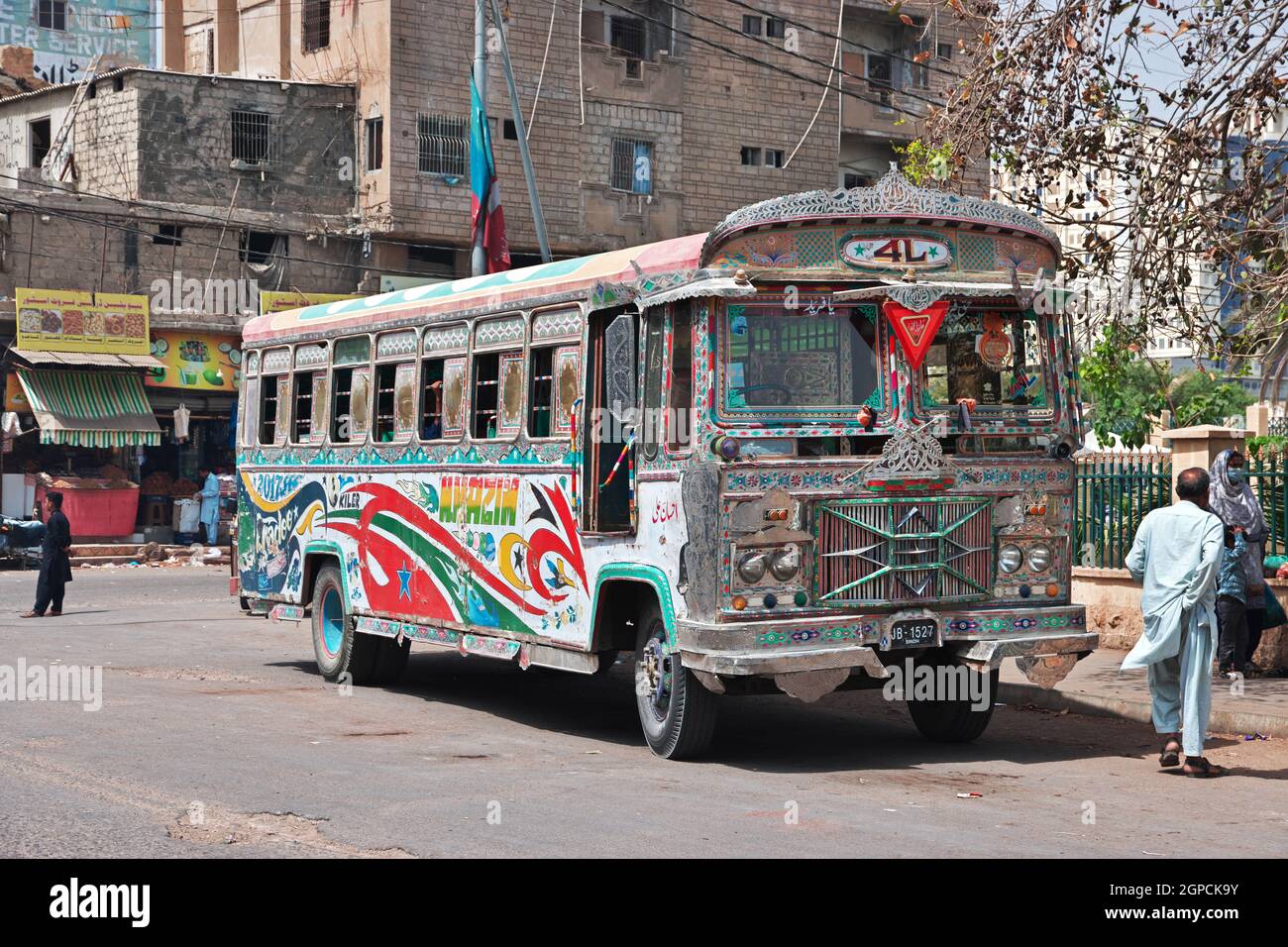 The public bus in Karachi, Pakistan Stock Photo - Alamy