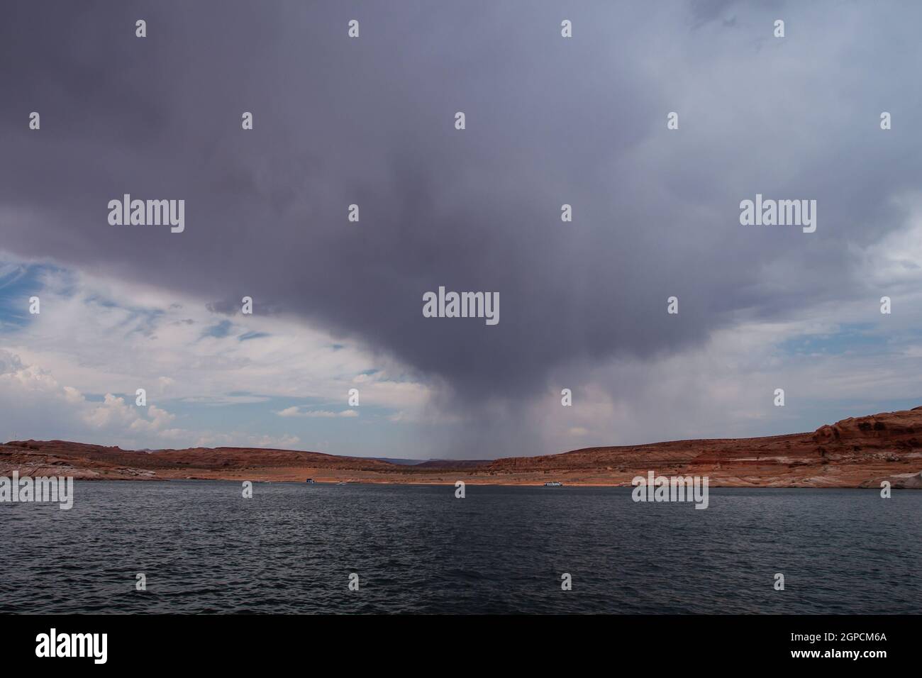 Black background rain falling hi-res stock photography and images - Alamy