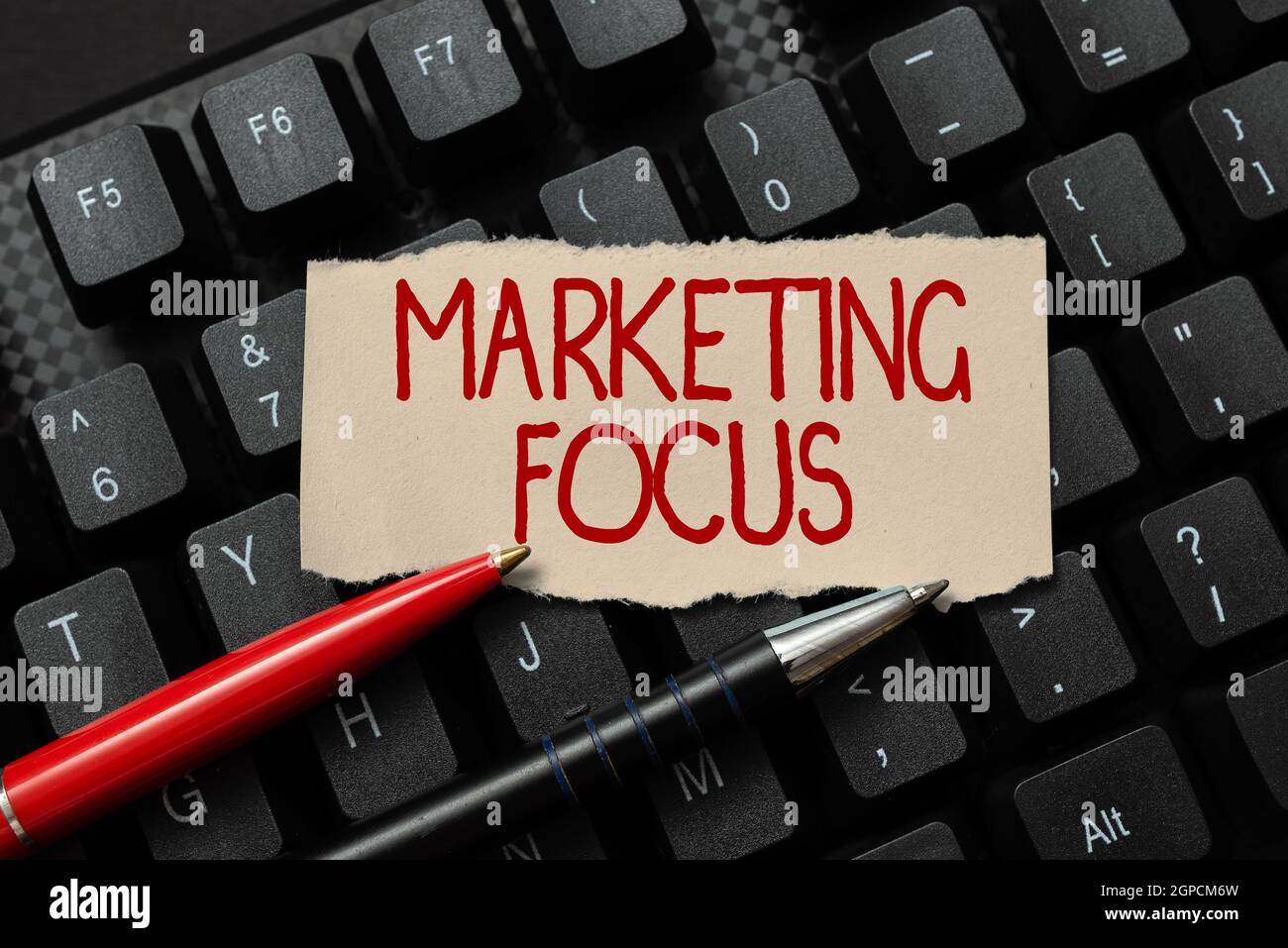 Text showing inspiration Marketing Focus. Business approach ...