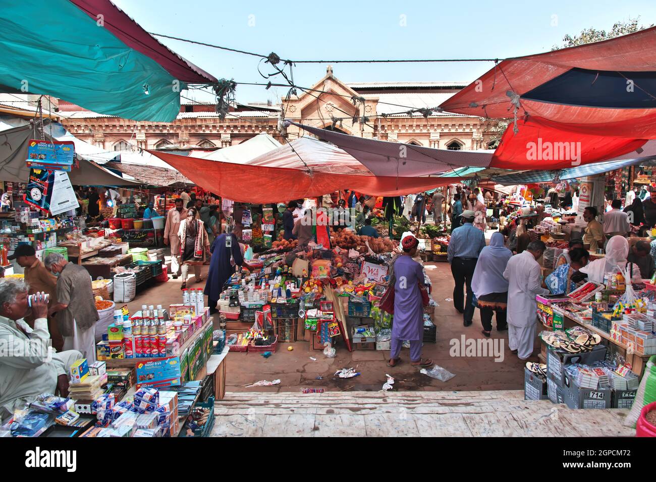 The local market in Karachi city, Pakistan Stock Photo - Alamy