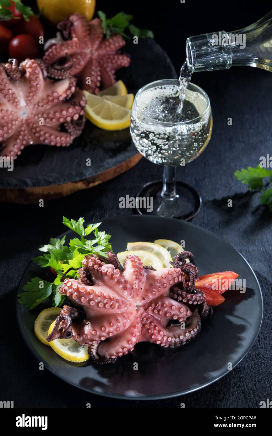 Octopus legged hi-res stock photography and images - Alamy