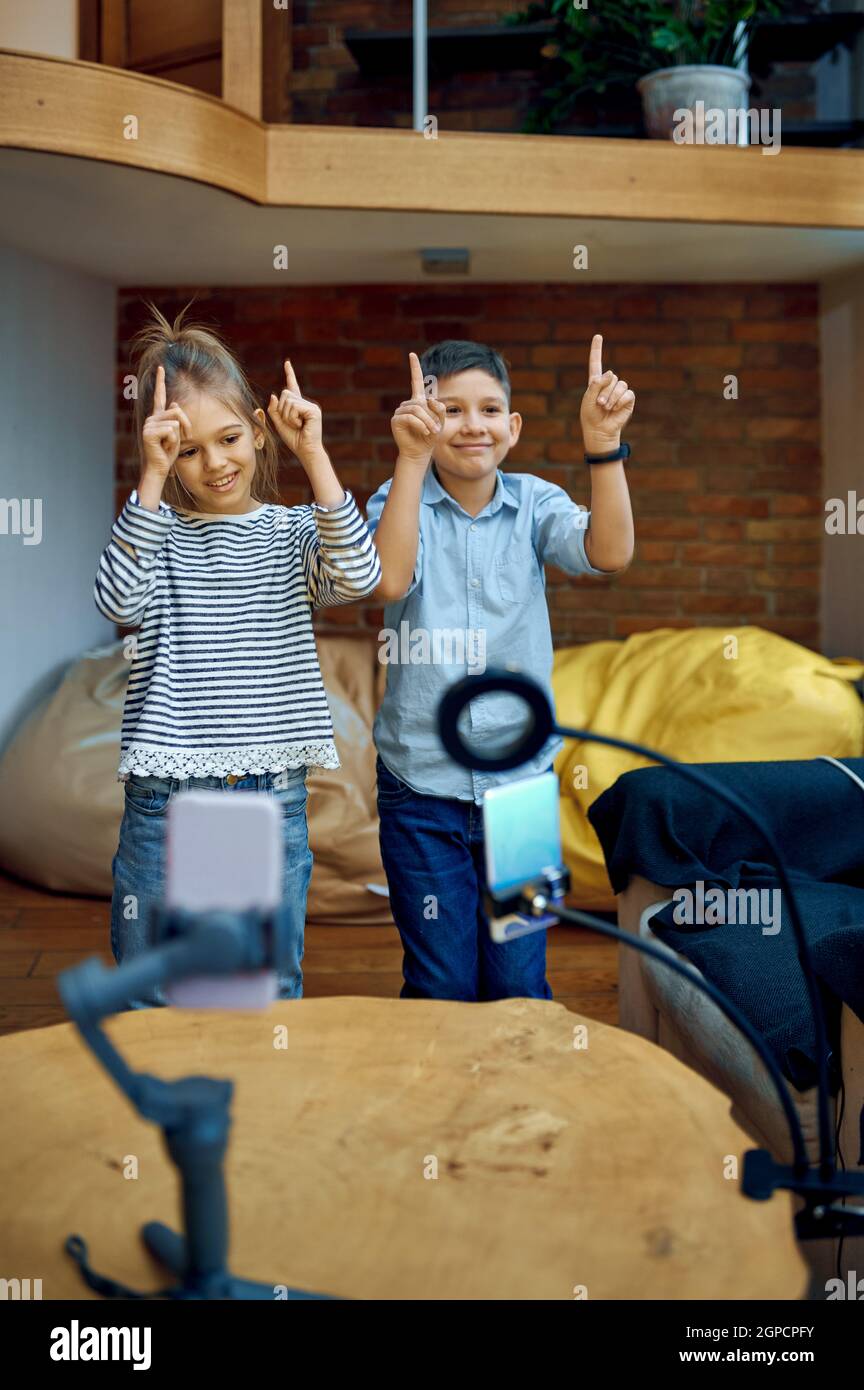 Dance vlog hi-res stock photography and images - Alamy