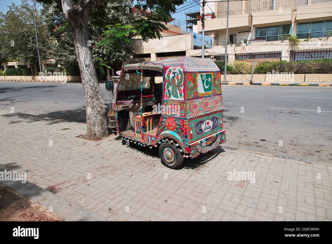 The taxi Tuk tuk in Karachi, Pakistan Stock Photo - Alamy