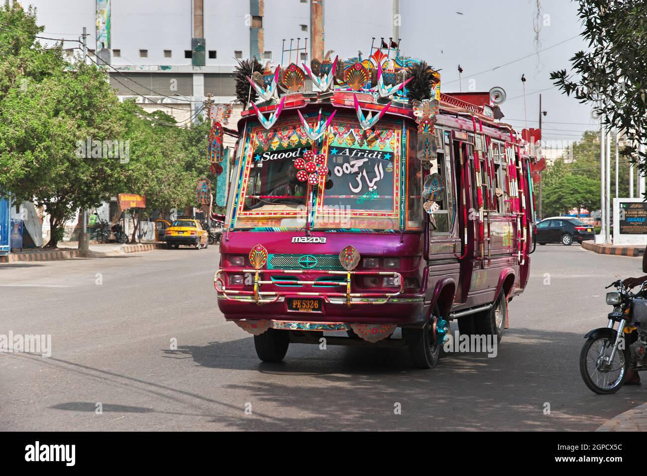 The public bus in Karachi, Pakistan Stock Photo - Alamy
