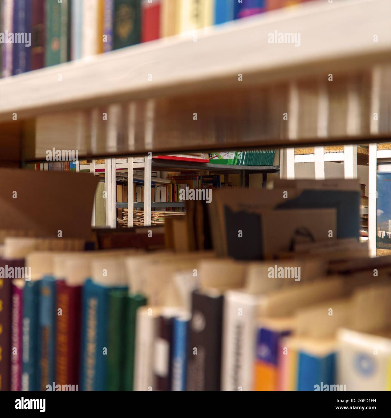 Encyclopedias in shelf hi-res stock photography and images - Alamy