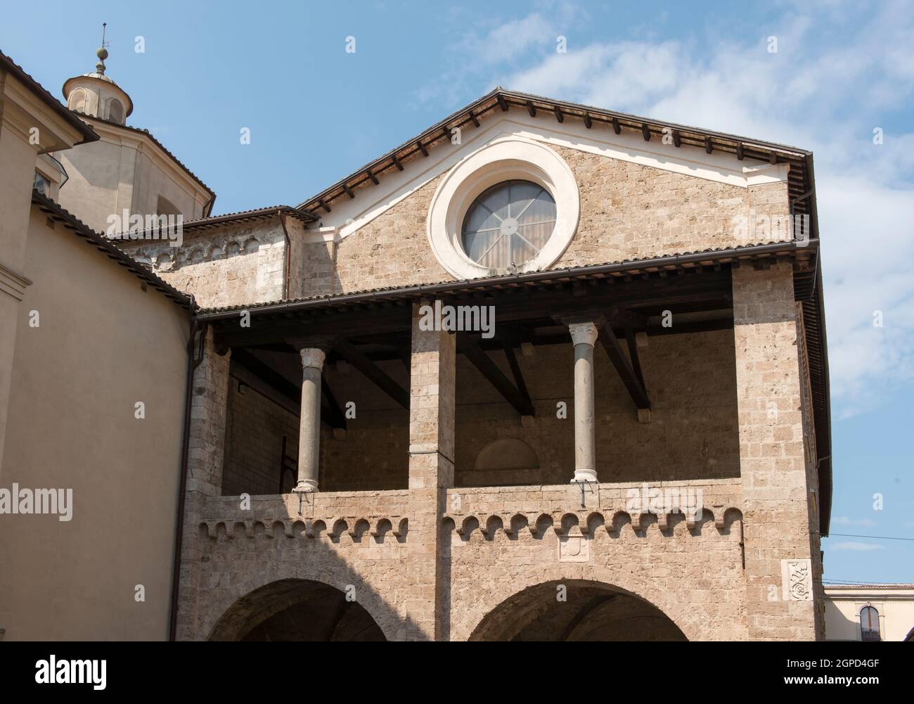 Romanesque palace hi-res stock photography and images - Alamy