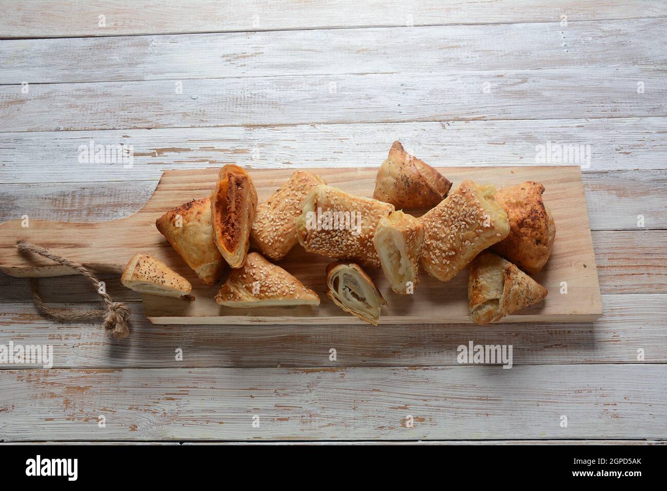Middle eastern arabic samosa hi-res stock photography and images - Alamy