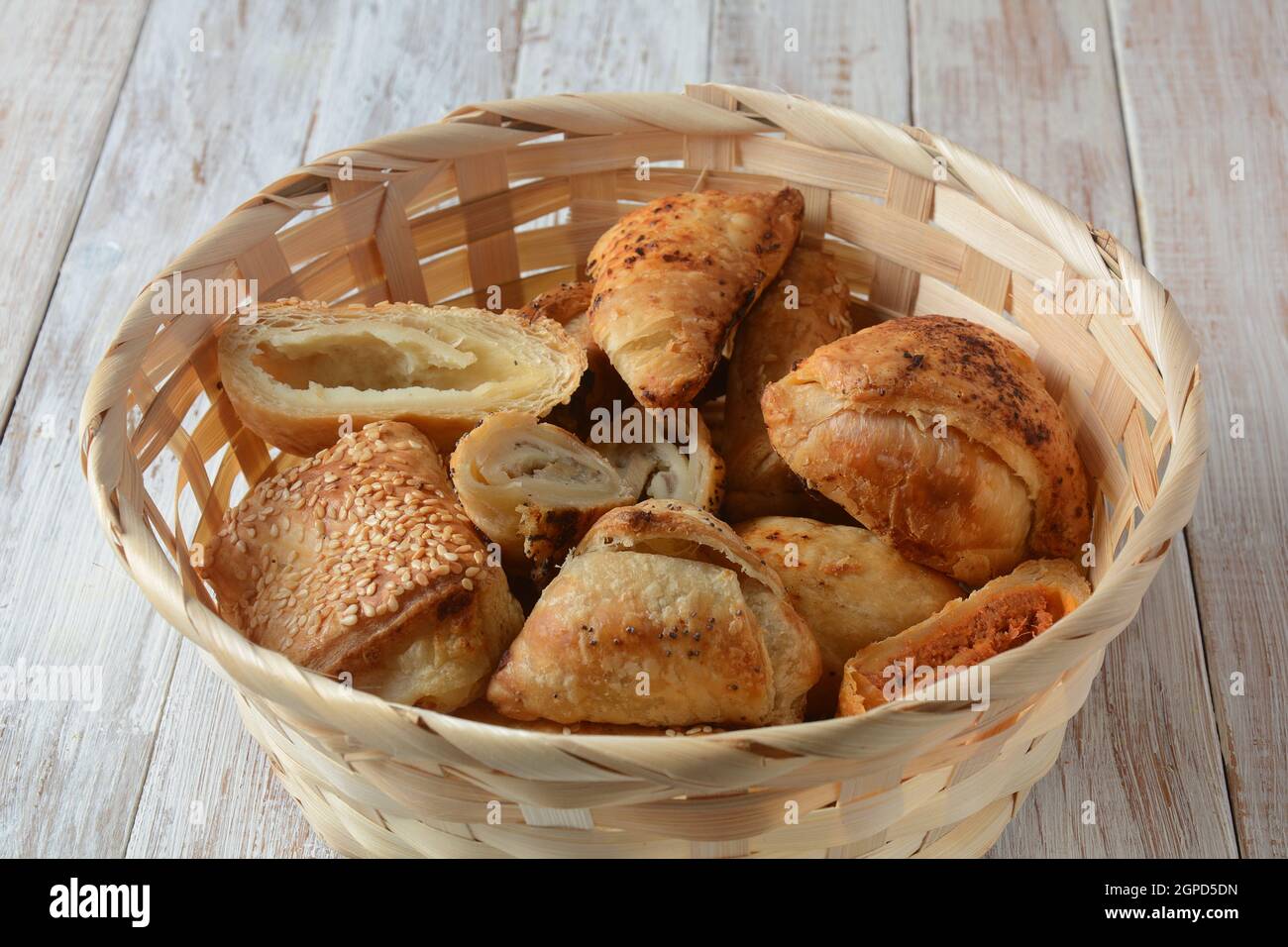 Middle eastern arabic samosa hi-res stock photography and images - Alamy