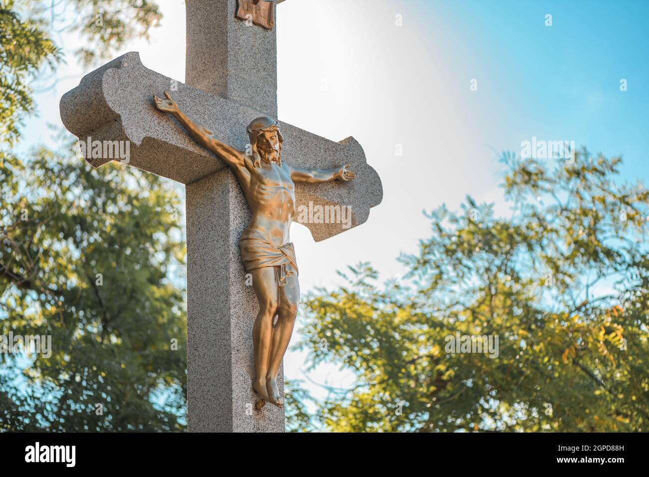 Jesus christ cross statue cemetery hi-res stock photography and images - Alamy