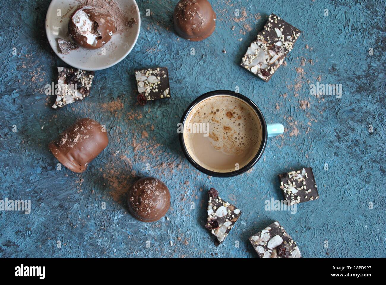 Cup of coffee, chocolate, cocoa powder Stock Photo - Alamy
