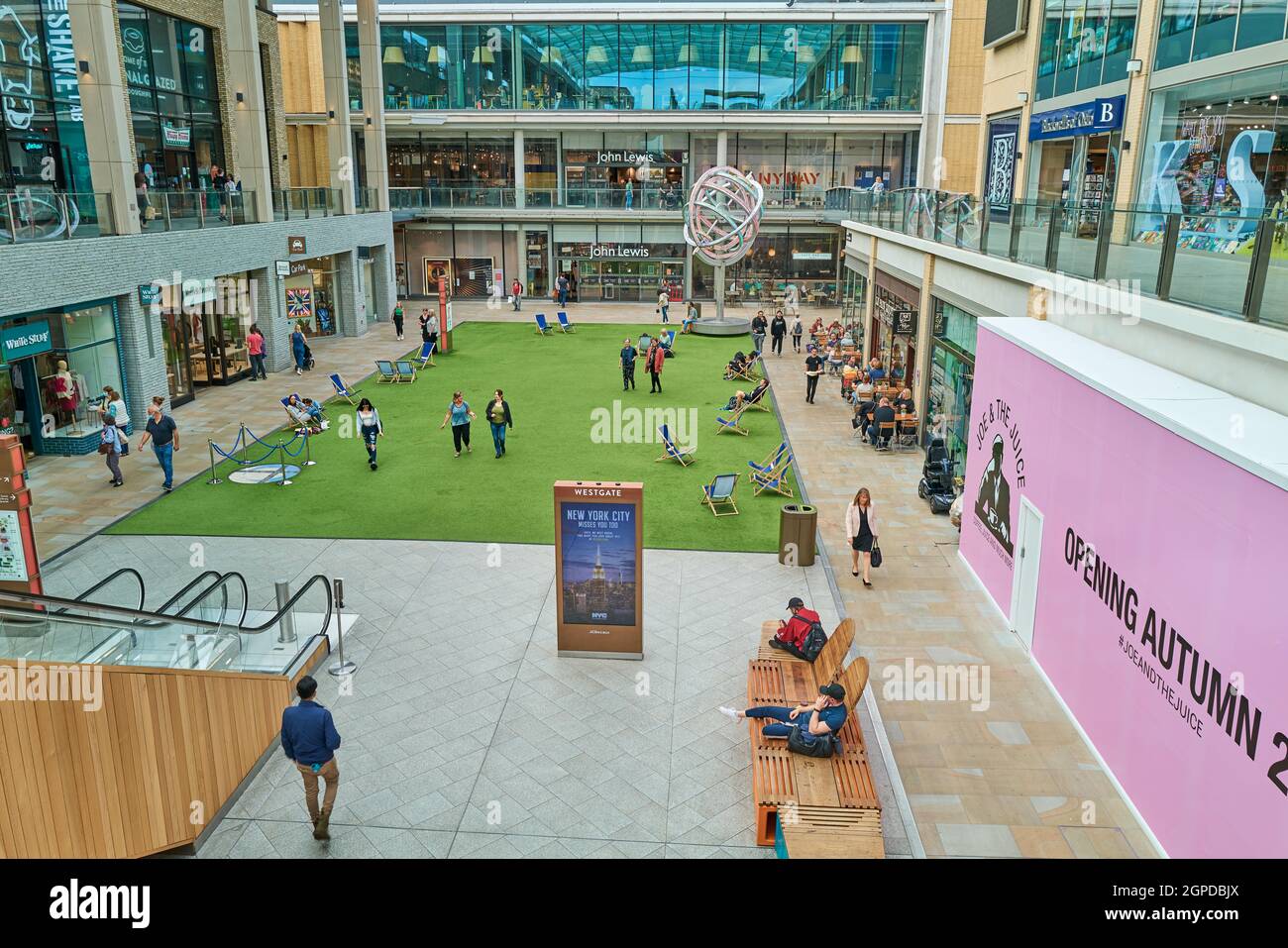 Westgate shopping centre oxford hi-res stock photography and images - Alamy