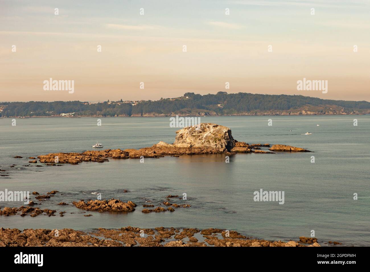 Low tide on a northwestern beach in Spain Stock Photo - Alamy