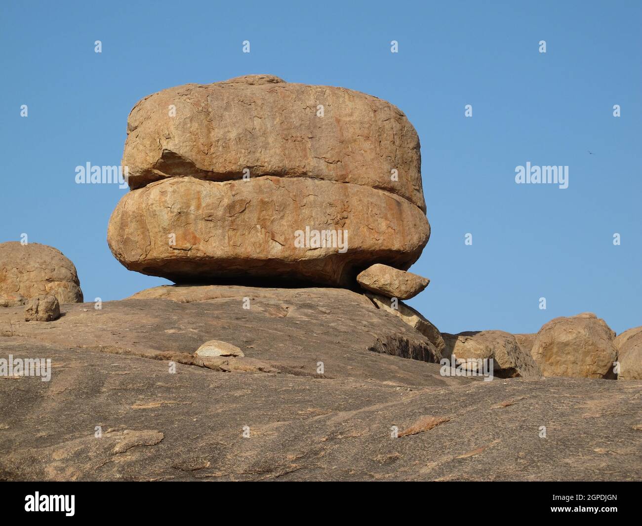 Balancing rock india hi-res stock photography and images - Alamy